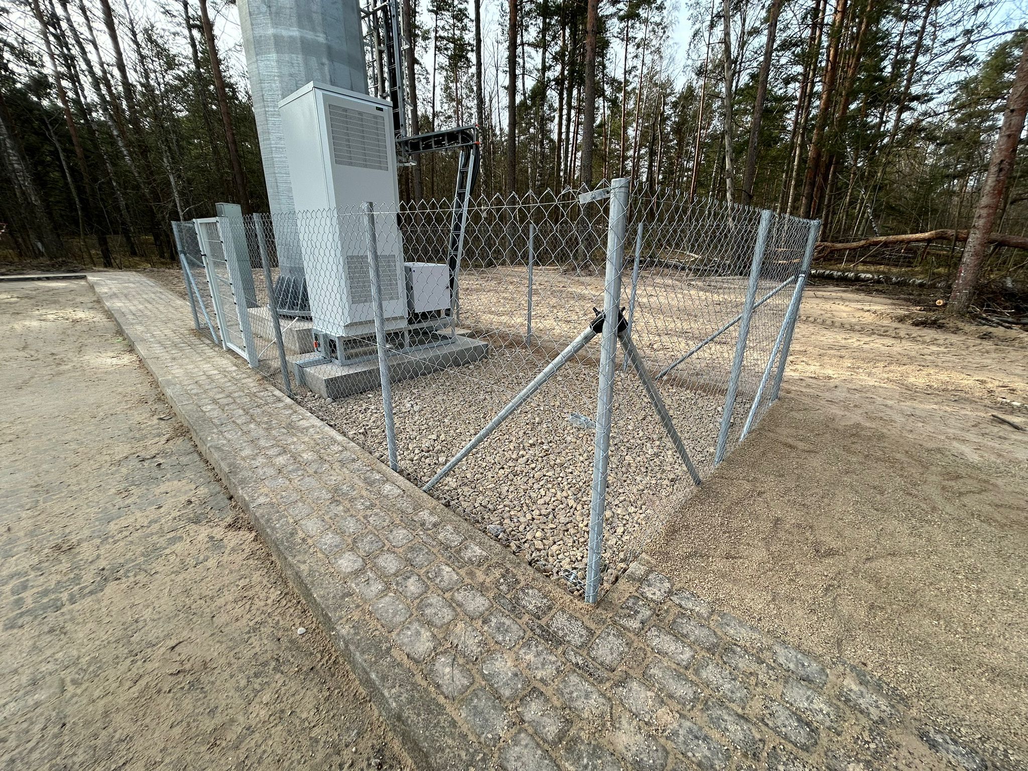 Electronic communication pole in Bolderāja (TELE2) – GP Systems